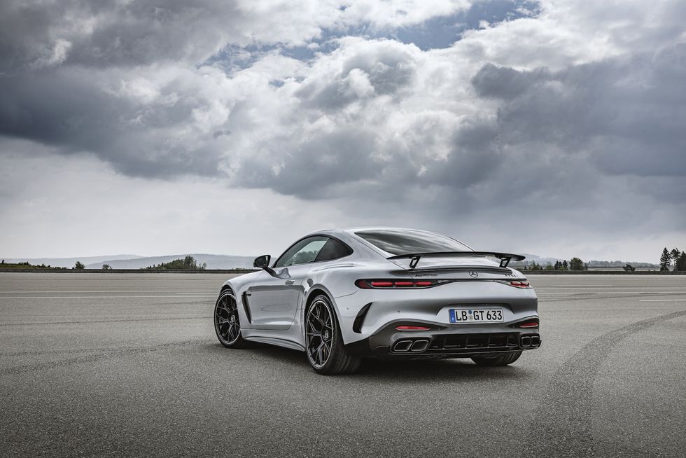 StriveME - صور مرسيدس 2024AMG GT 63