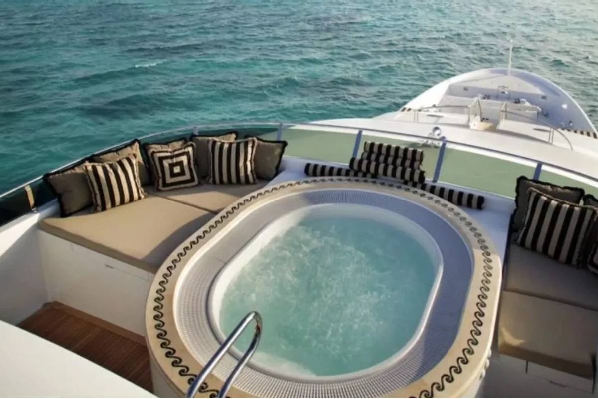 StriveME - بالصور: إليكم يخت برايفيسي الخاص بتايغر وودز