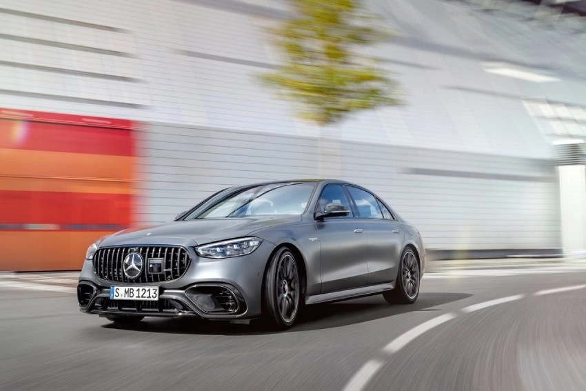 StriveME - أقوى مرسيدس من فئة S في تاريخ العلامة: مرسيدس اس 63 إي برفورمانس