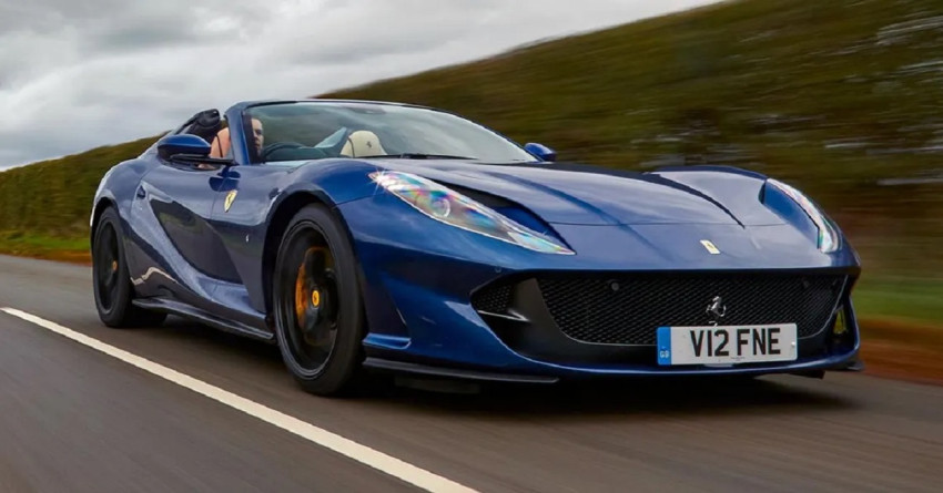 StriveME - فيراري 812 سوبر فاست 2021 المواصفات والاسعار في السعودية