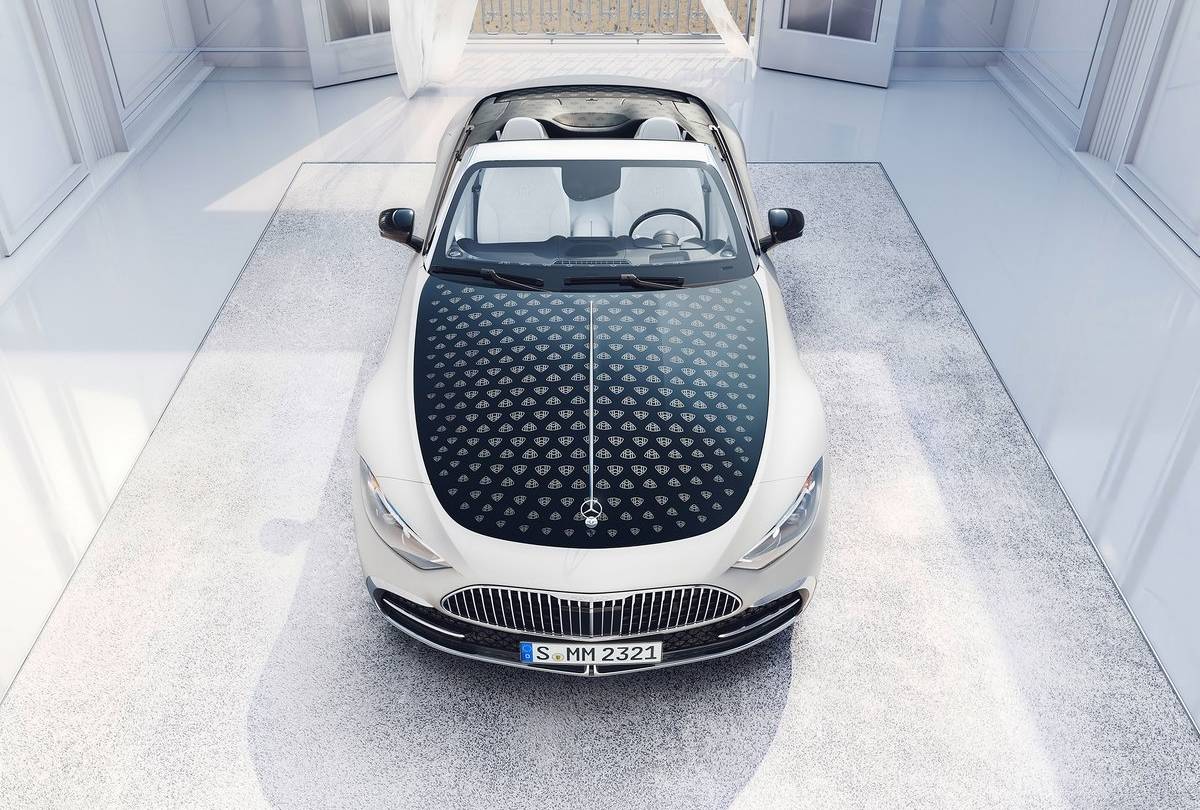 StriveME - غطاء محرك أسود بعلامات مايباخ وأمور رائعة أعجبتنا في اس ال 680 مونوجرام 2025