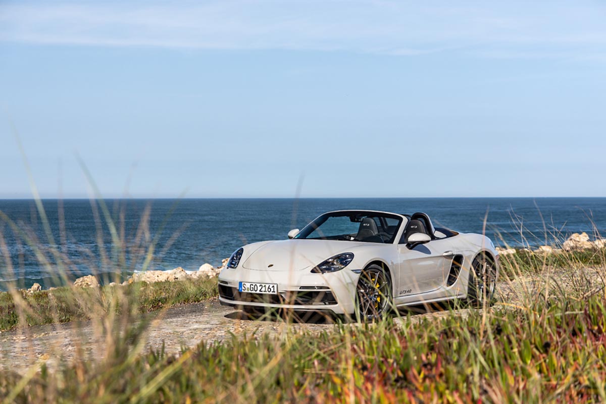 StriveME - بعد سرعة الحلبات، اختبرنا اسطول بورشه GTS على الطرقات العامة