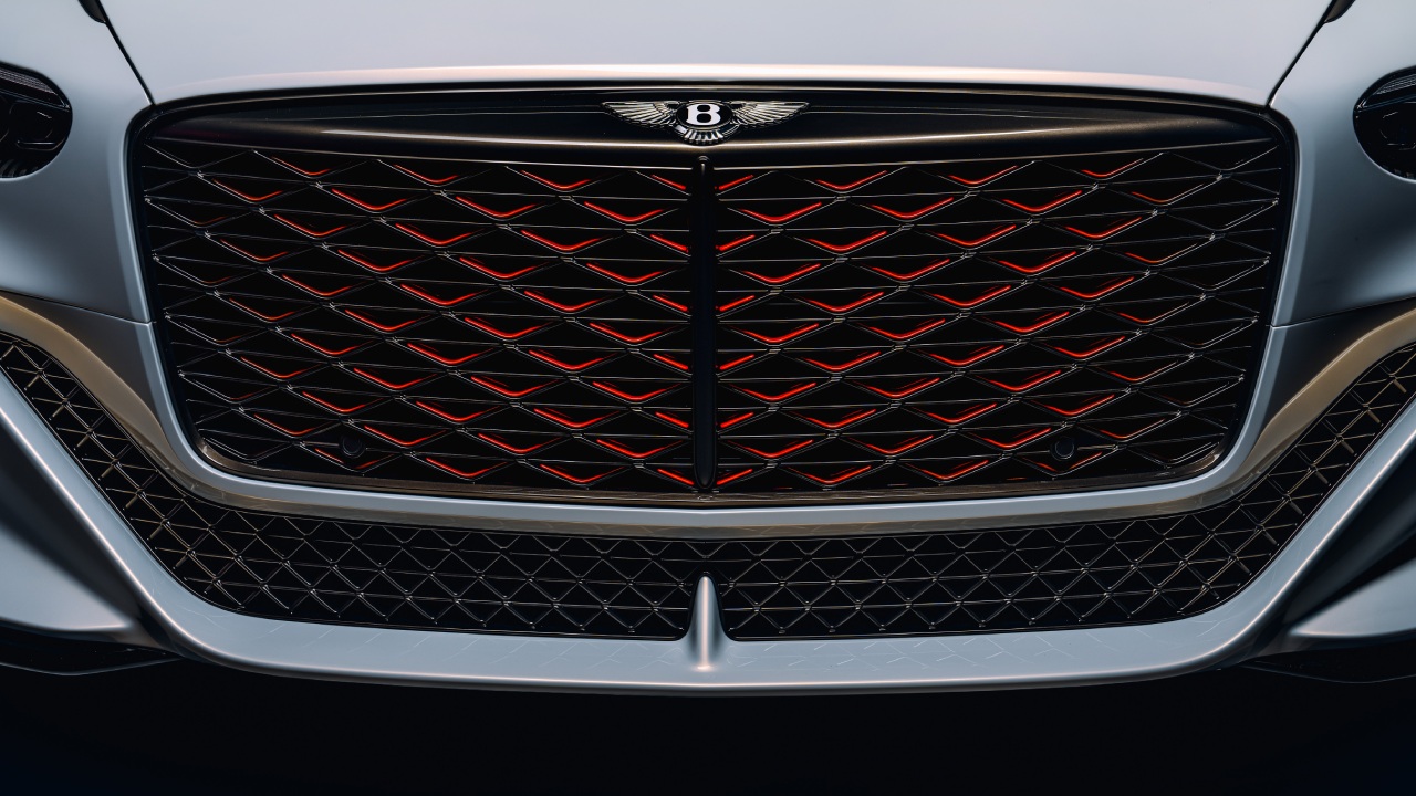 StriveME - صور بنتلي مولينر باتور