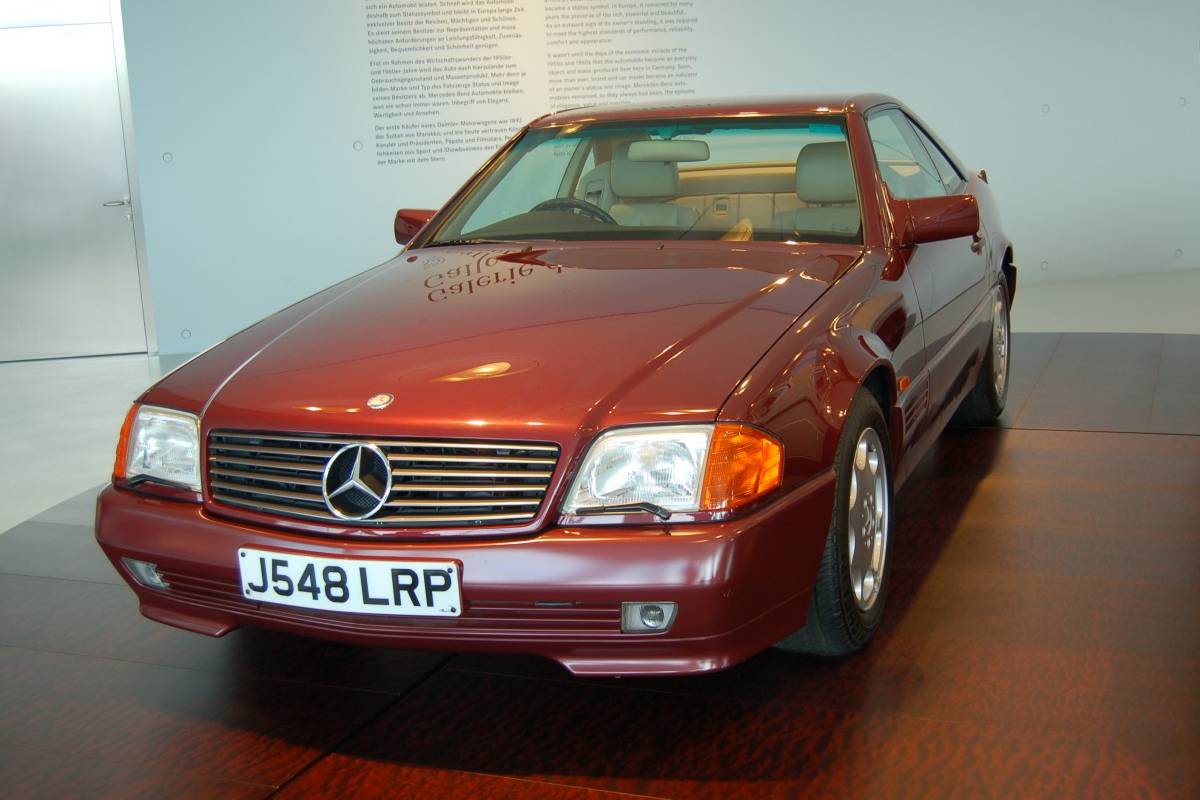 StriveME - سيارة مرسيدس المفضلة للأميرة ديانا أصبح عمرها 35 عامًا