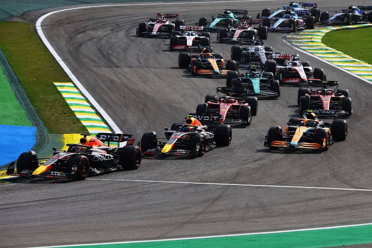 StriveME - لماذا تكون إطارات سيارات فورمولا 1 ناعمة؟